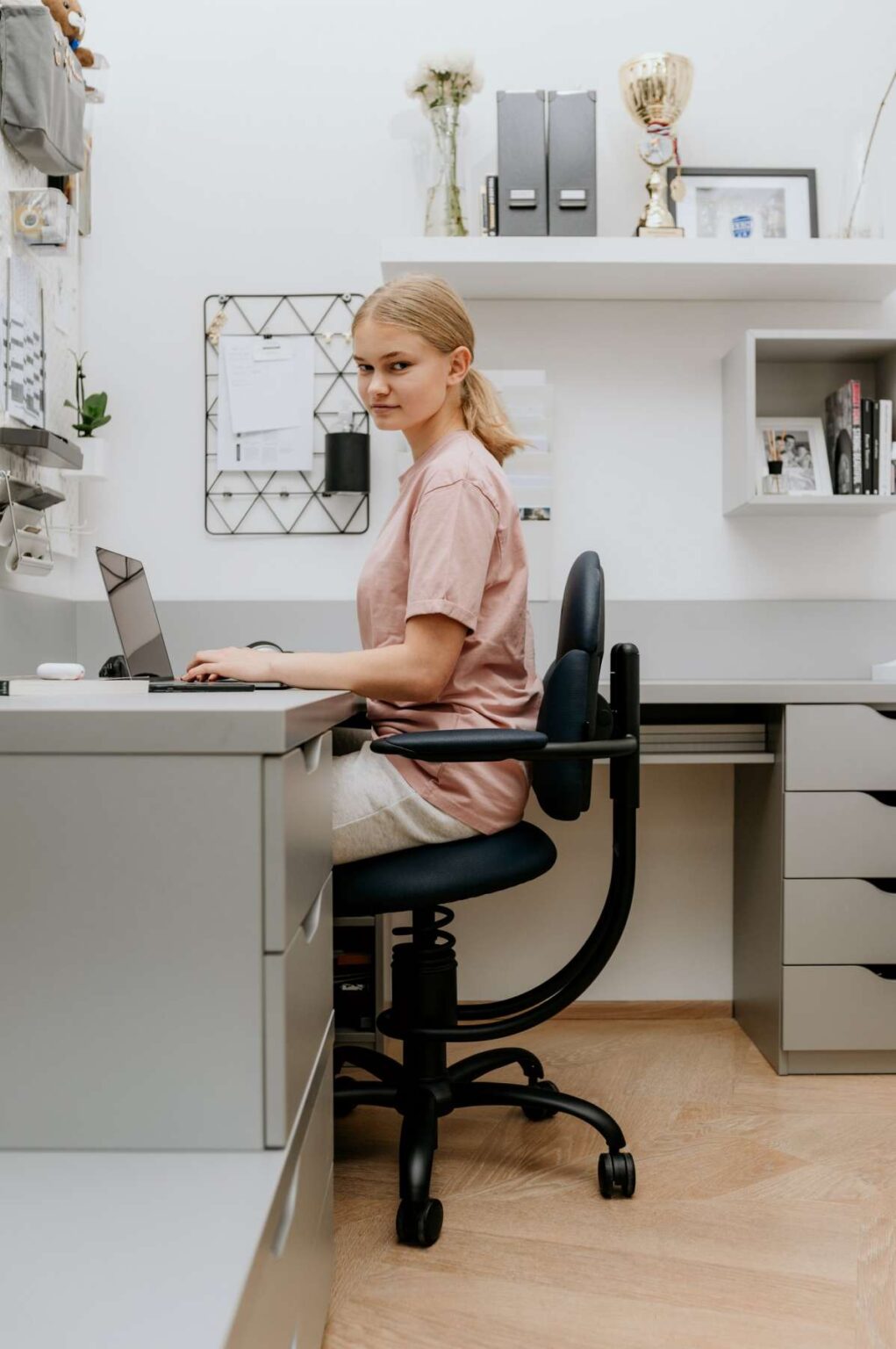 SpinaliS BASIC - Pisarniški stoli Spinalis